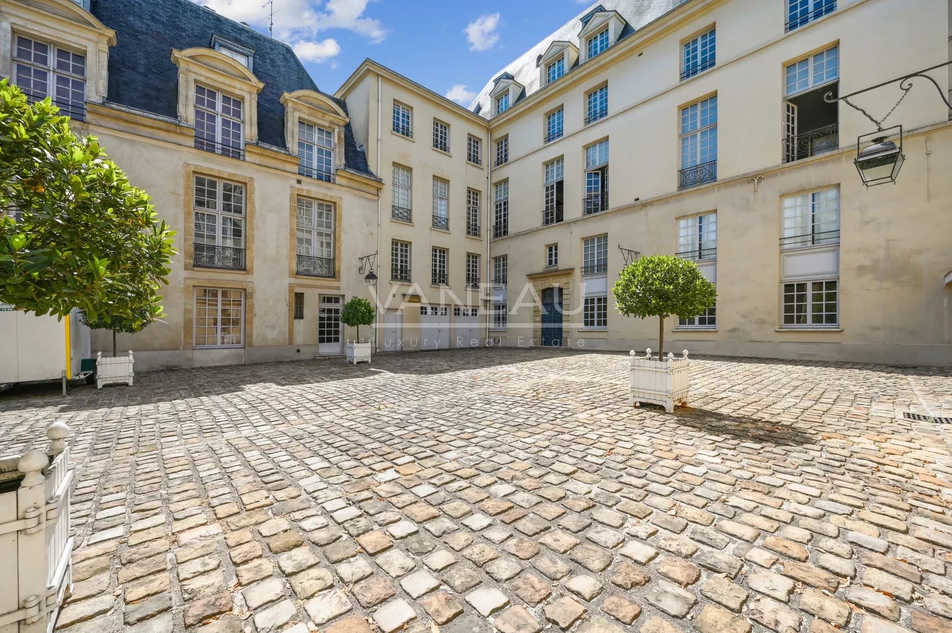 Duplex, elegance, view, history... : Paris 5ème 5th 75005 130.00 m² ...